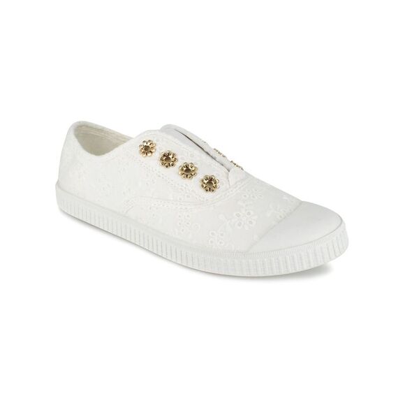 XOXO | Shoes | Xoxo Womens White Goring Eyelet Azie Cap Toe Slip On ...